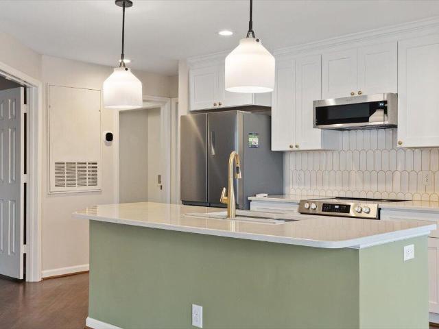 924 New Kent Place