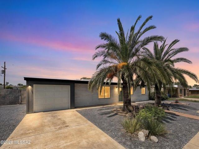 924 S Elmerita Ave, Tucson, AZ 85710