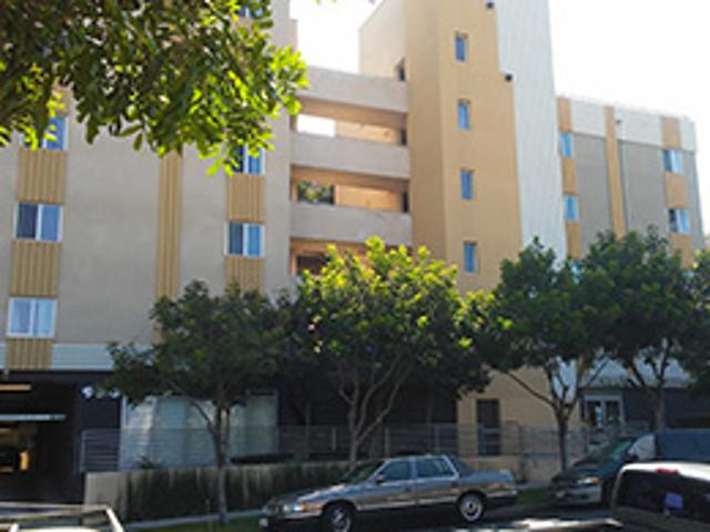 924 S. Hobart Blvd, 3 beds, 1 full bath