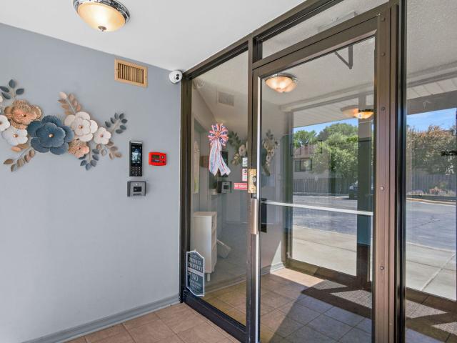 924 S Lake Court # 105