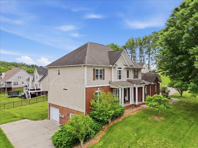 924 Saddle Ridge Lane