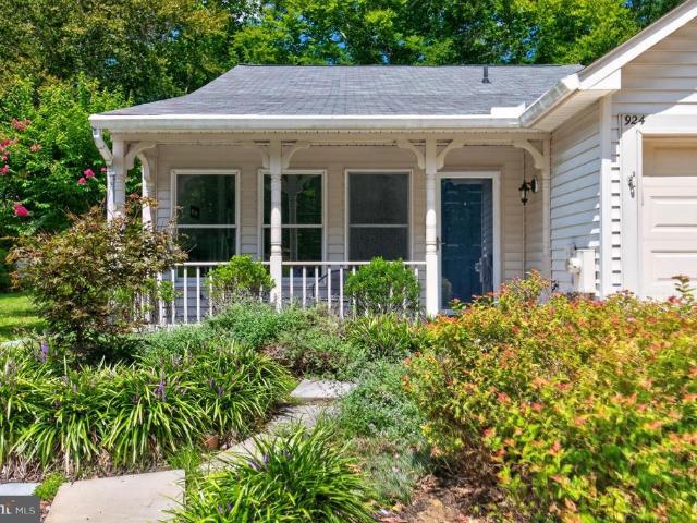 924 Shipmaster Court