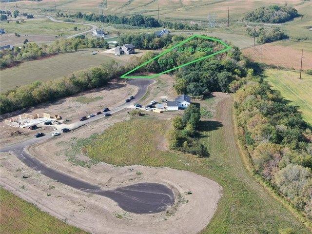 924 SW 8th St, Pine Island, MN 55963