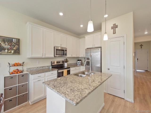 924 Peach Leaf Lane