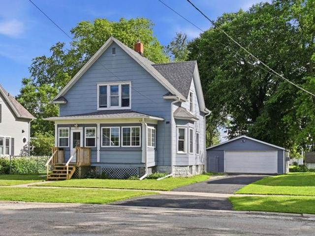 924 Prospect St, Dekalb, IL 60115
