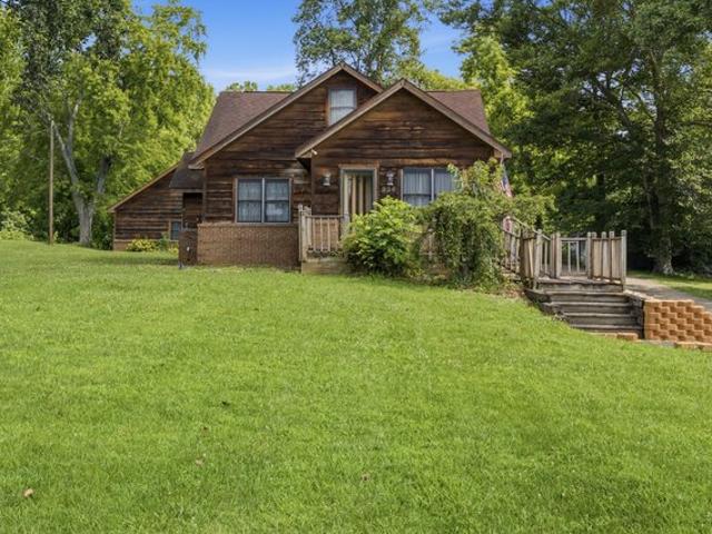 924 W 3rd St, Connersville, IN 47331
