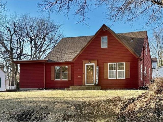 924 W 3rd St, Maryville, MO 64468