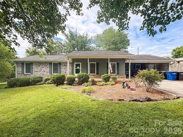 924 Thomas St, Statesville, NC 28677