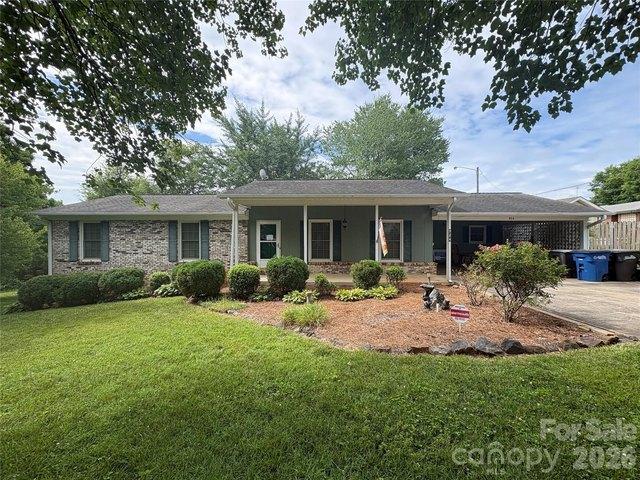 924 Thomas St, Statesville, NC 28677