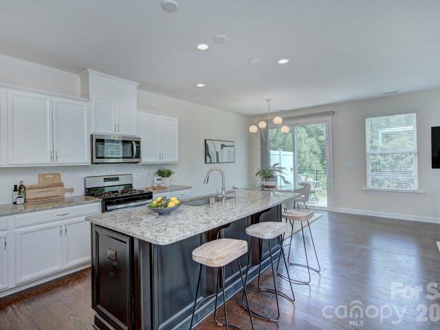 9257 Glenburn Lane