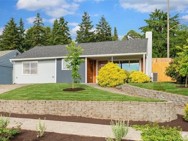 9258 24th Ave SW, Seattle, WA 98106