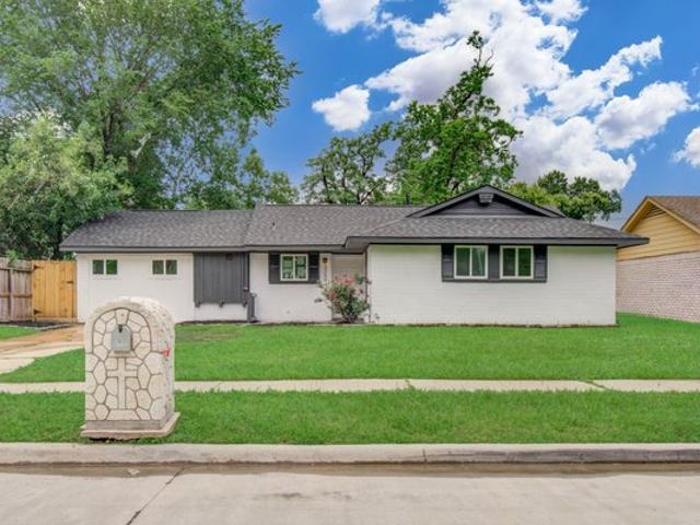 9259 Richland Dr, Houston, TX 77078
