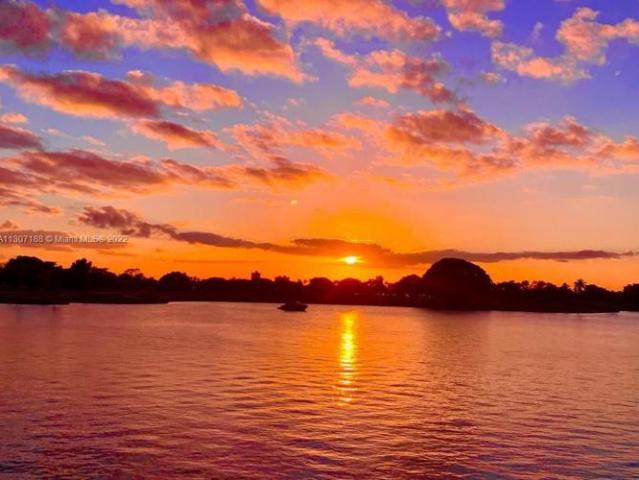 9250 Bay Harbor Dr W #3B, Bay Harbor Islands, FL 33154