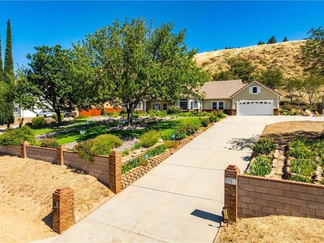 9251 Elizabeth Lake Rd, Leona Valley, CA 93551