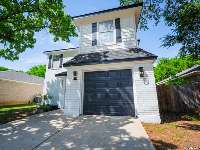 9251 Encino Vlg
