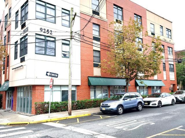 9252 Kennedy Blvd # 405