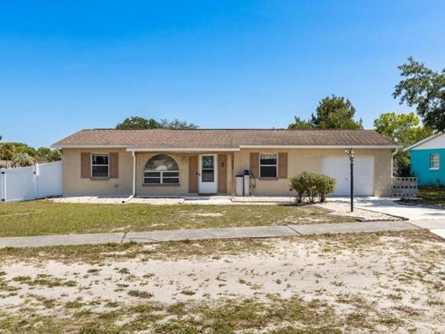 9253 Bay Dr, Spring Hill, FL 34608