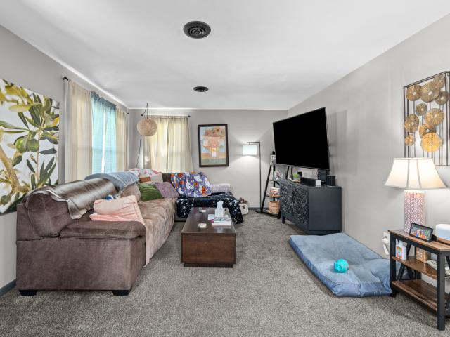 925 42ND Street