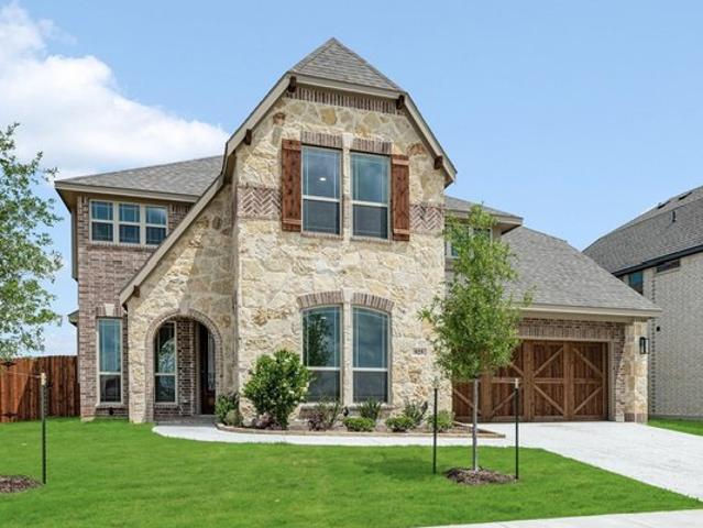 925 Cannes Dr, Red Oak, TX 75154