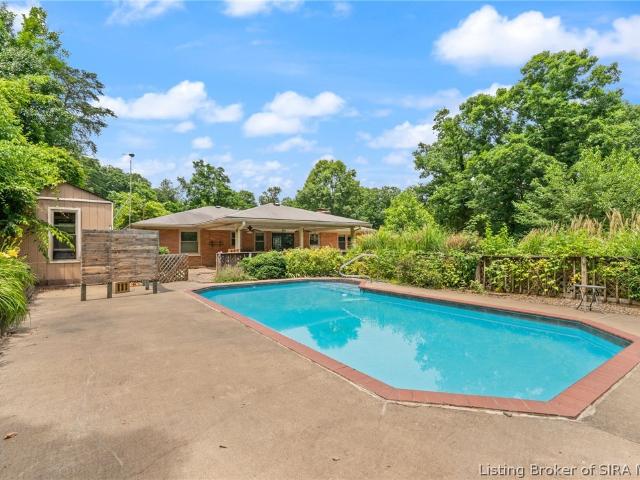 925 Captain Frank Road
