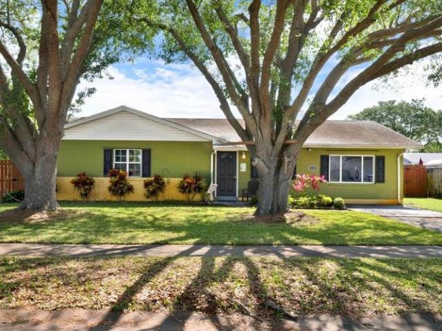 925 Carolina Cir, Titusville, FL 32796