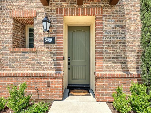 925 Clementine Ct, Unit C, Azusa, CA 91702 | MLS #WS26069 | Compass