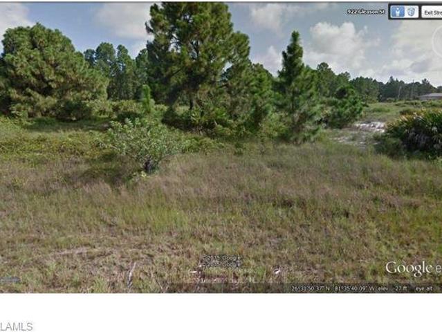 925 Gleason St, Lehigh Acres, FL 33974