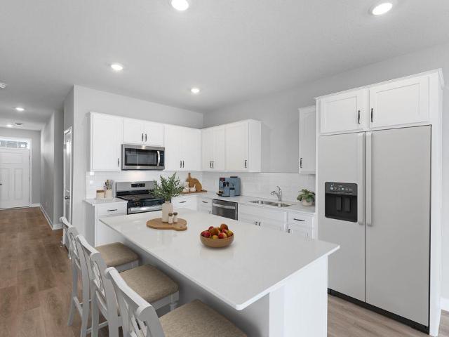 925 Greenlawn Avenue W