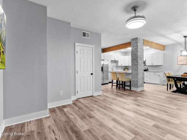 925 E 7th St APT 104