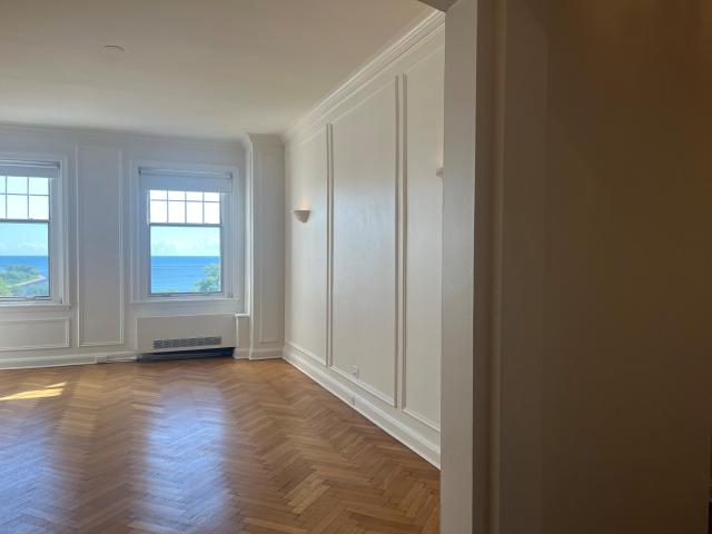 925 E Wells St, Unit 425