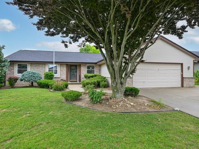 925 E Fitzsimmons Rd, Oak Creek, WI 53154