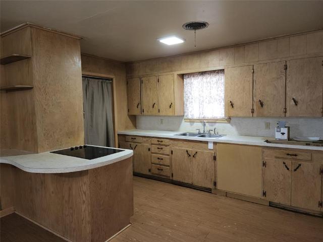 925 E North 13th Street