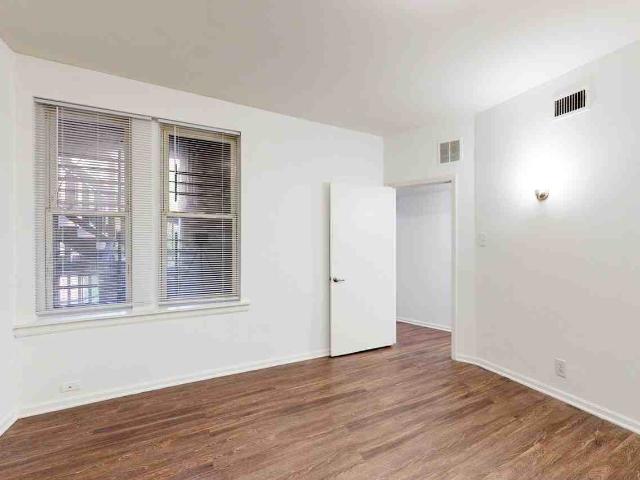 925 East 46th Street 3 Bedroom Apartment for Rent at 925 E 46th St, Chicago, IL 60653 Kenwood