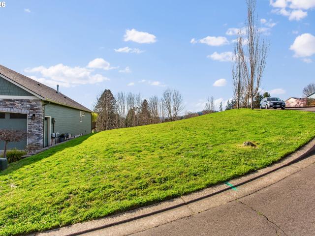 925 fairway dr
