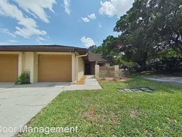 925 Fenton Lane 925 Fenton Ln
