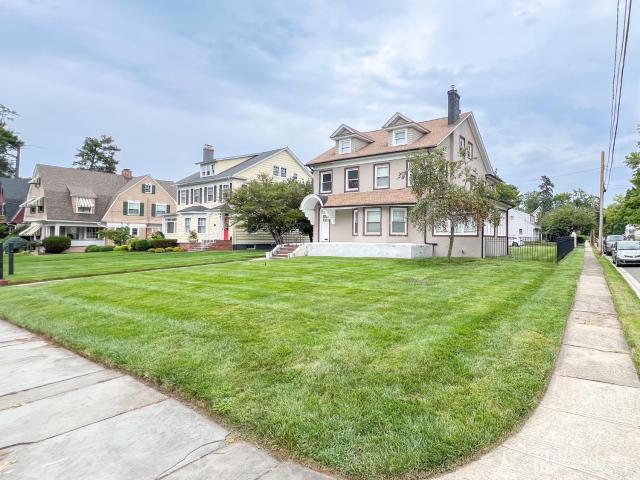 925 Hillside Avenue 27