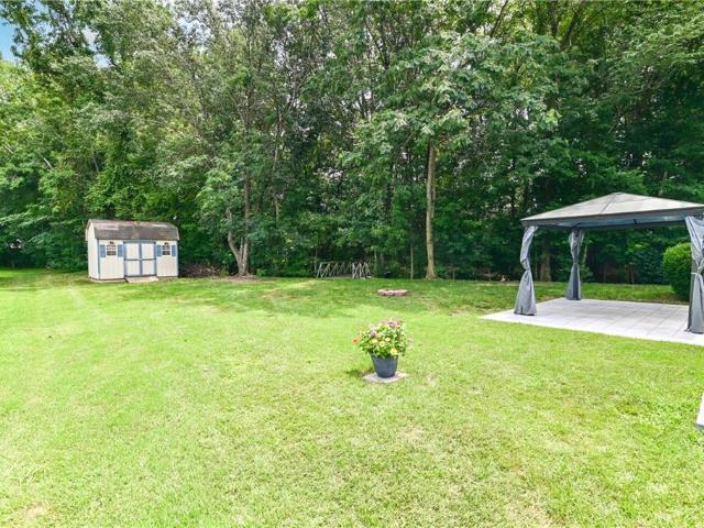 925 Johnstown RD