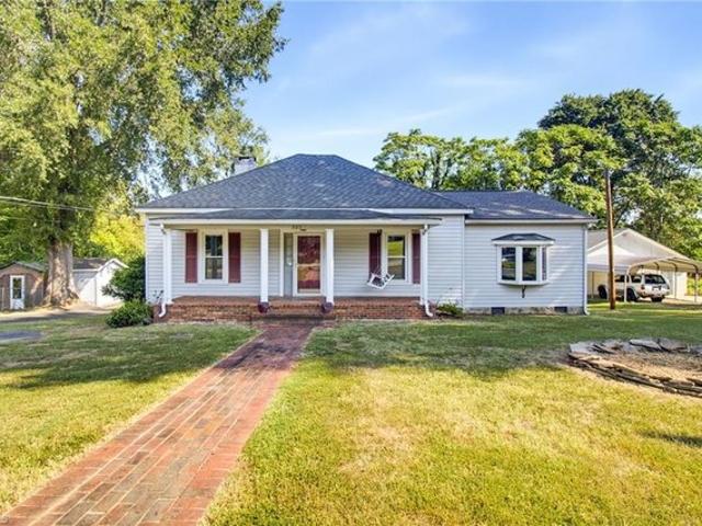 925 Overlook Ave, Eden, NC 27288