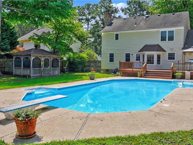 925 Oxford DR
