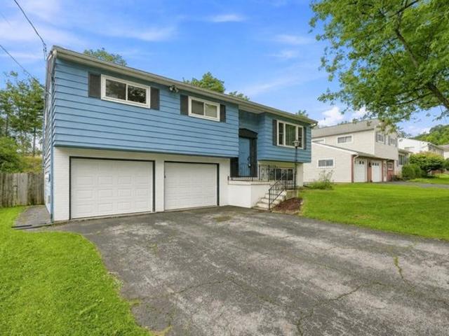925 Lehigh Ave, Vestal, NY 13850