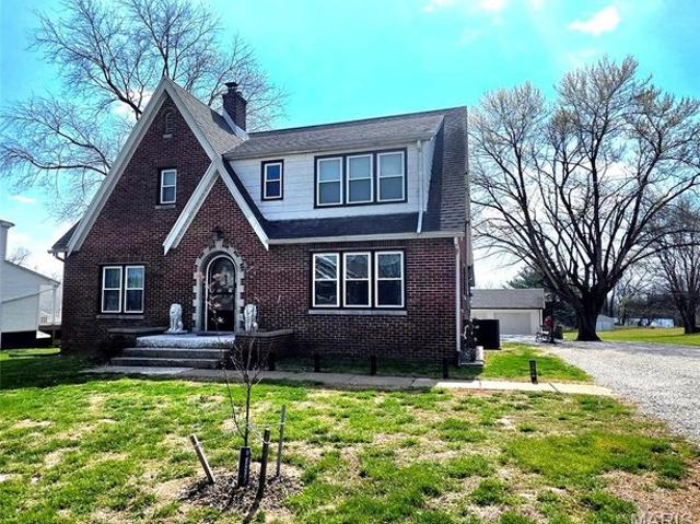 925 Lehmen Dr, Chester, IL 62233
