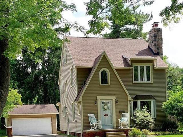 925 Lincoln Ave, Adrian, MI 49221