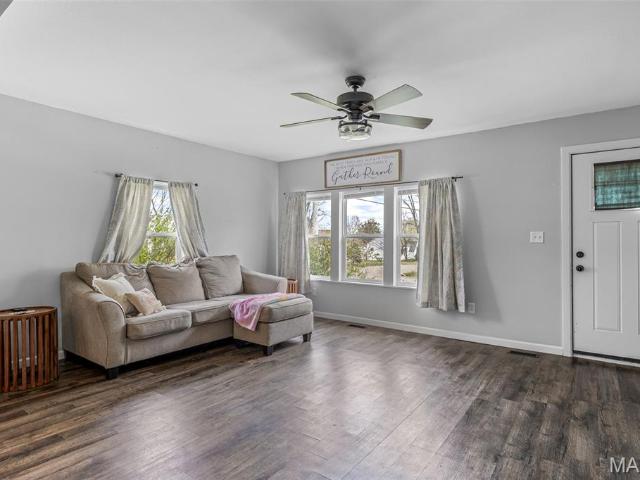 925 Moorland St, Farmington, MO 63640 | MLS #26018 | Compass