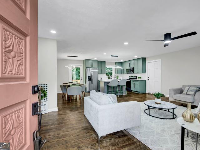 925 Majesty Lane