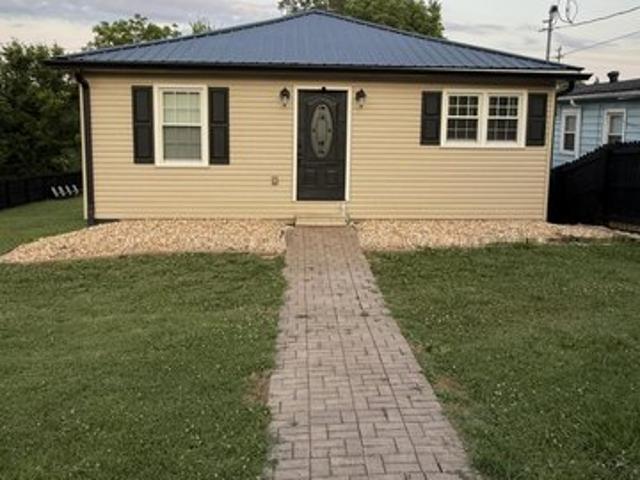 925 Medaris St, Clinton, TN 37716