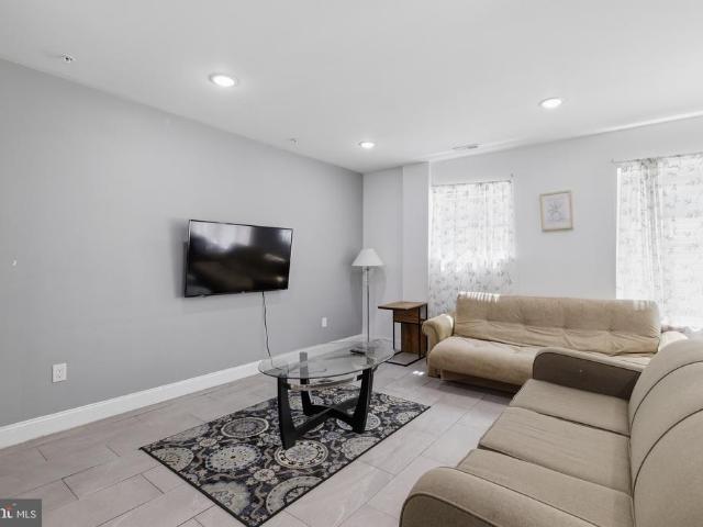 925 N Broad Street # 3C