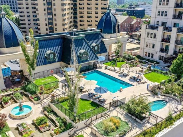 925 N Lincoln Street # 3H