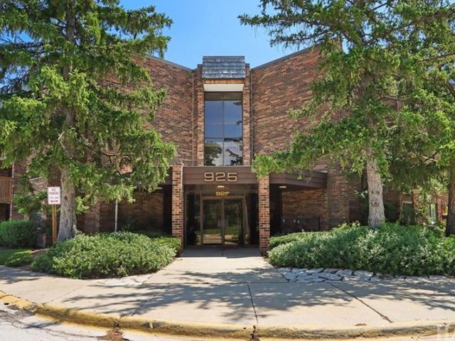 925 Spring Hill Dr Apt 202, Northbrook, IL 60062