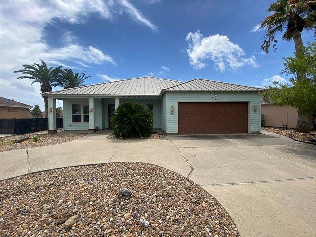 925 Pompano Dr, Aransas Pass, TX 78336