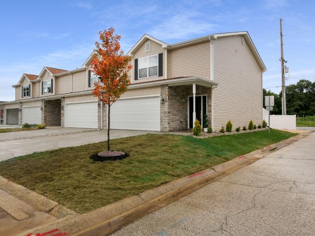 925 Paula Ct, Hobart, IN 46342 | MLS #837032
